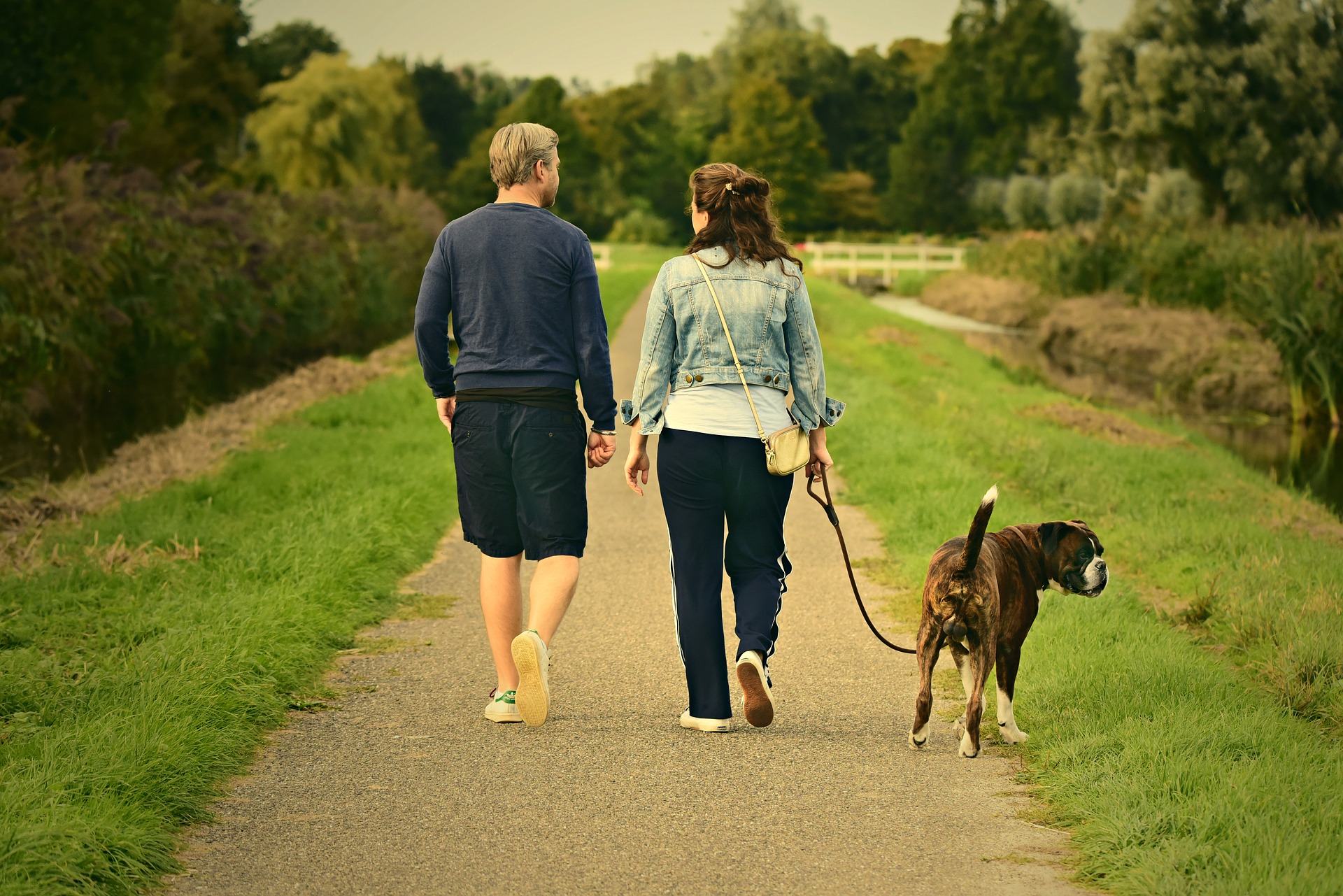 Todos los beneficios de salir a caminar | Blog iSalud